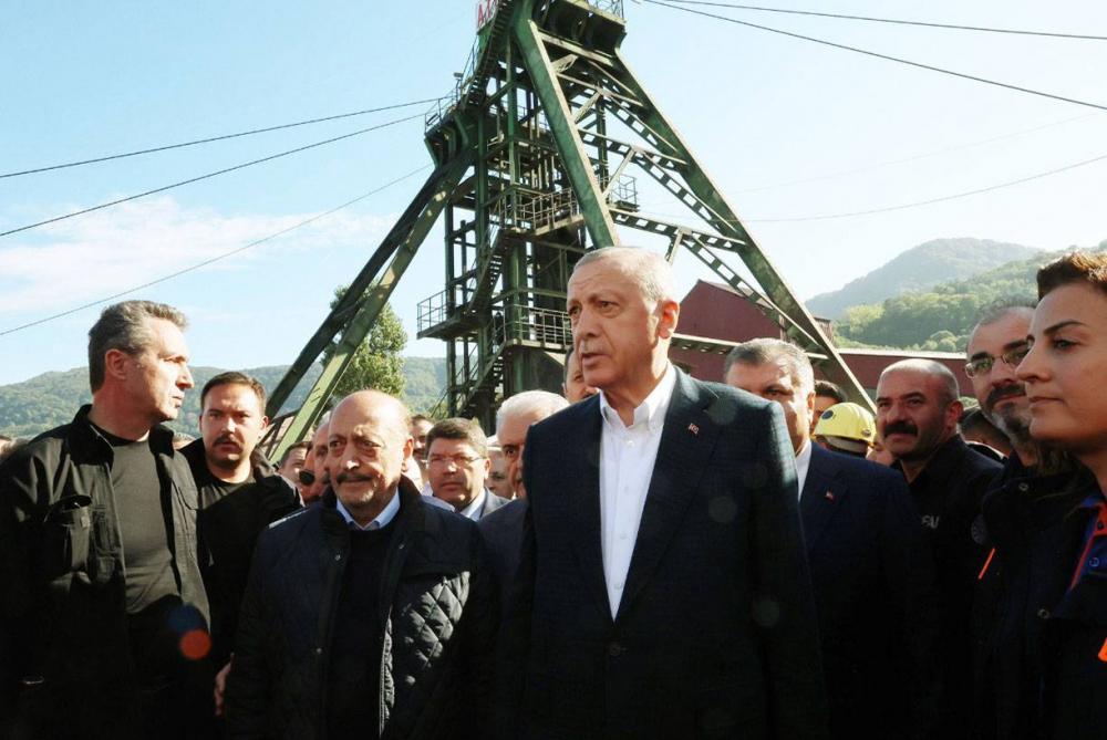 بالصور: أردوغان يتفقّد موقع المنجم المنكوب ويعلن ارتفاع عدد القتلى ...
