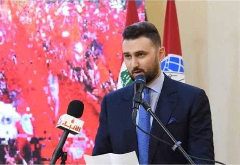 عندما ينسحب وليد جنبلاط ويبقى حاضراً... المختارة و"المختار" وزعامة ...