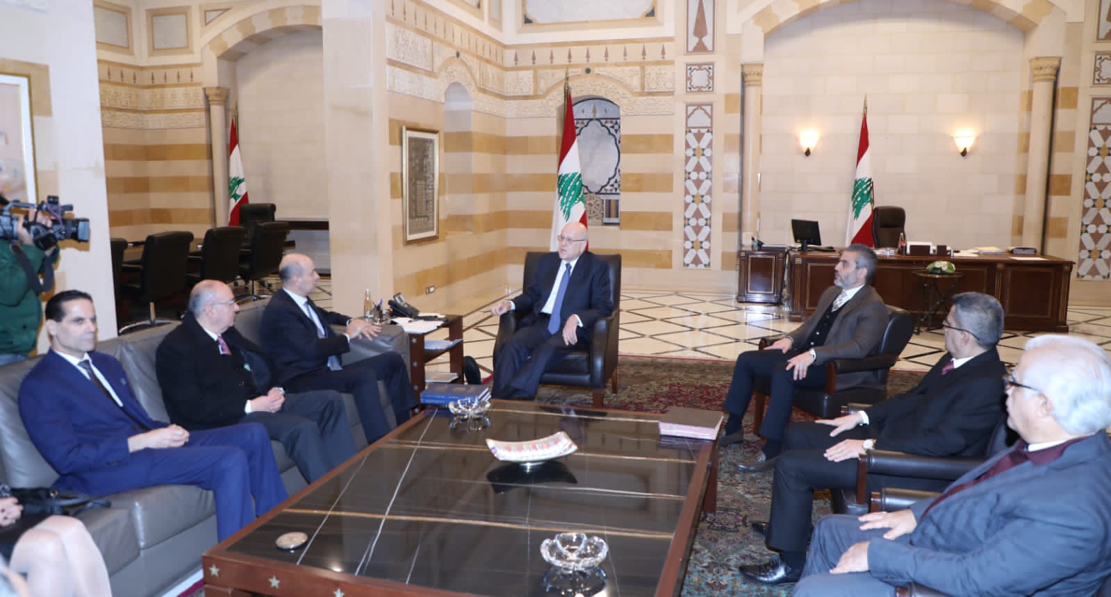 ميقاتي بحث الوضع جنوباً مع لاثارو نداء الوطن