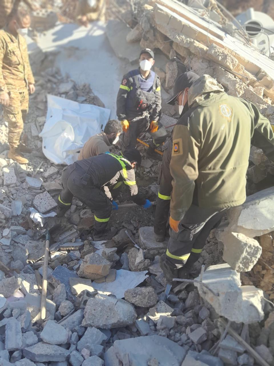 الدفاع المدني: إنتشال 3 جثامين من تحت الأنقاض في بلدة الخيام | نداء الوطن