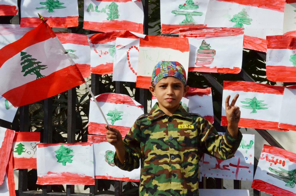 صيدا شعارات تُعبّر عن الغضب والدولار بـ 1780 ليرة محمد دهشة